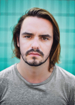 Onset • Thomas Michaut