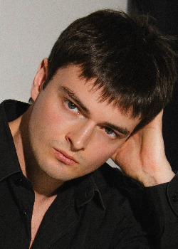 Onset • Victor Bertoli